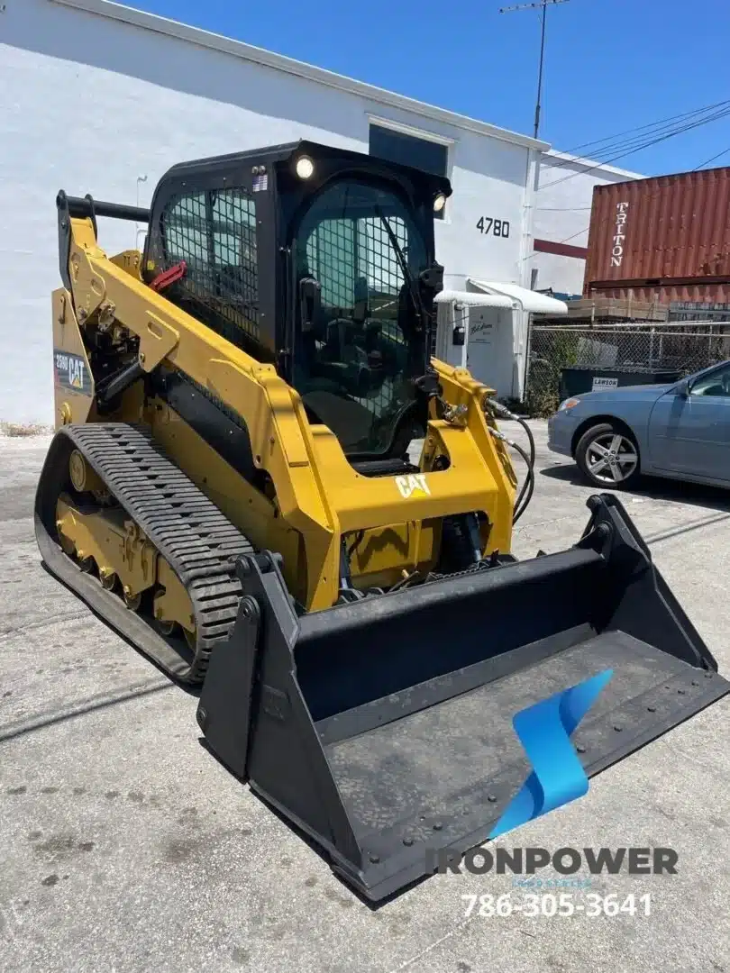 2017 CATERPILLAR 259D SKID STEER LOADER 1,232 Hours - Hydraulic 68” 4-1 ...