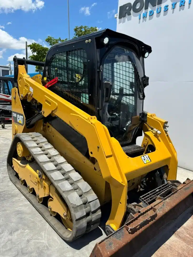 2017 Caterpillar 259D High flow Compact Track Loader Skid Steer ...