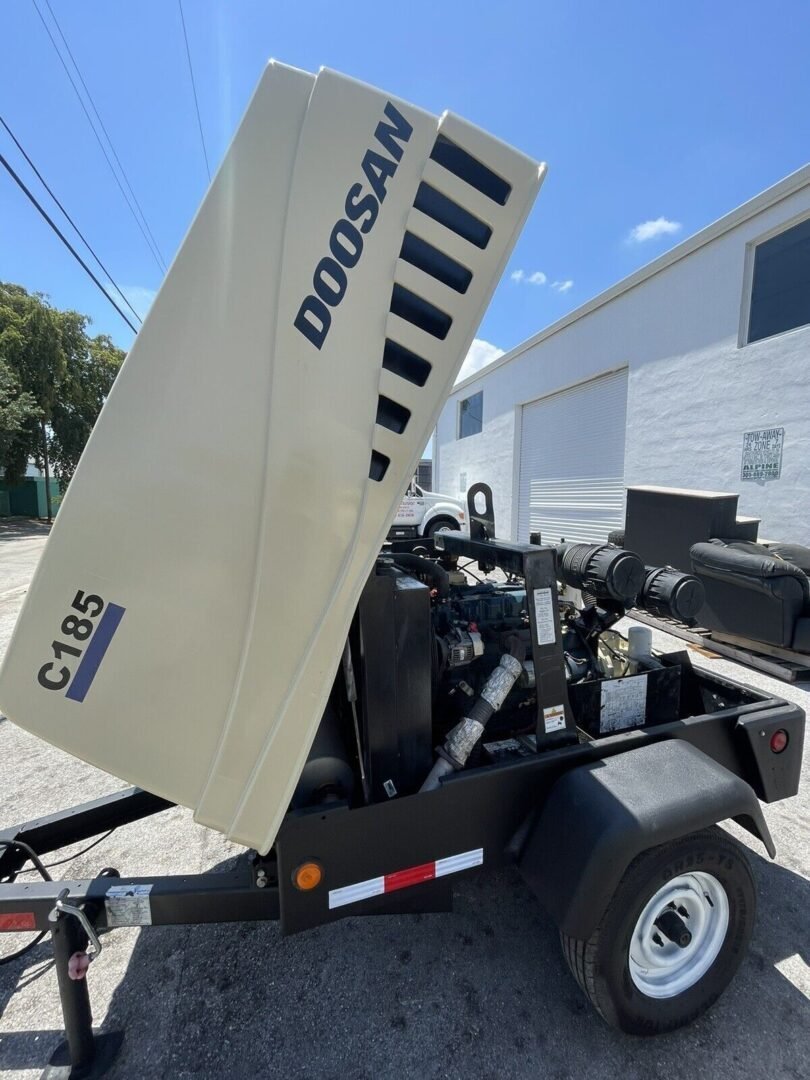 185 CFM DOOSAN diesel air compressor Powered by Kubota Diesel Engine ...