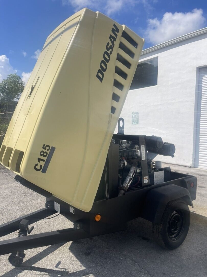 185 CFM DOOSAN diesel air compressor Powered by Kubota Diesel Engine ...