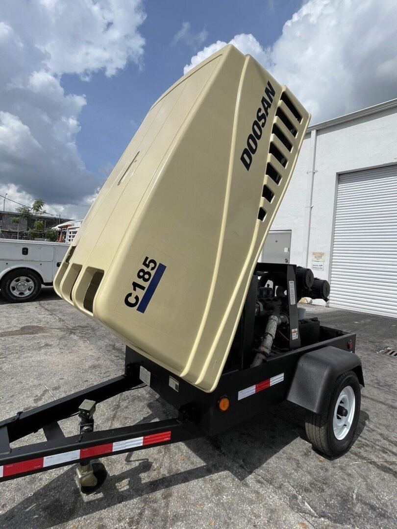 185 CFM DOOSAN diesel air compressor Powered by Kubota Diesel Engine ...